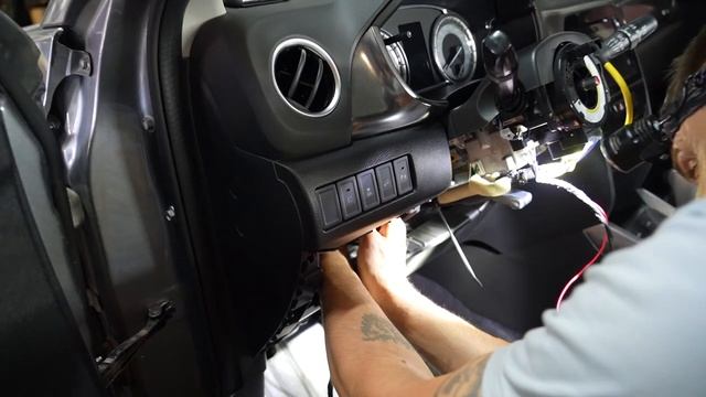 Установка подогрева руля и заднего дивана в Suzuki Grand Vitara