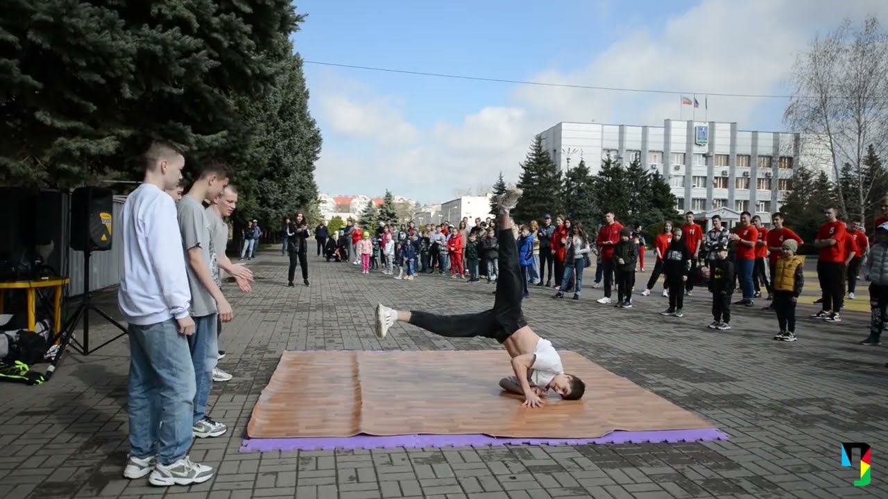 Народная зарядка с чемпионом