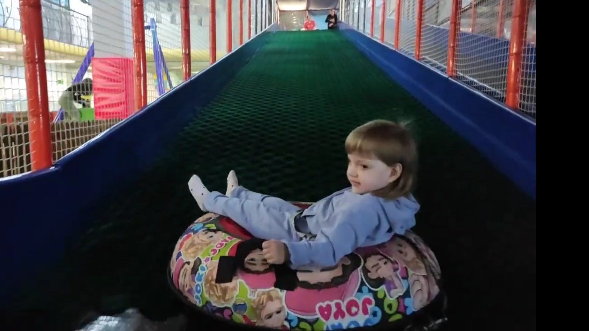 Полина в Игровом Центре Joki Joya #игровойцентр #jokijoya