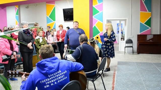 Пой, гармоника, вьюге назло