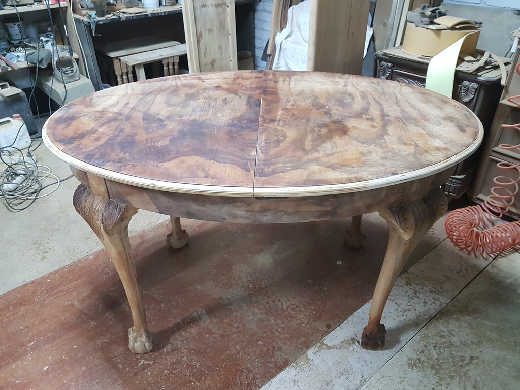 Реставрация английского обеденного стола из красного дерева в стиле "чипендейл"