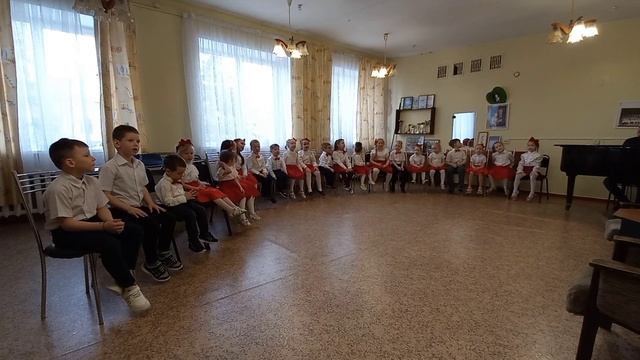 "Марш деревянных солдатиков" Хор "Крутые парни и девчонки" (31 марта 2022)