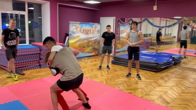 ИРАНЕЦ ПРОТИВ РУССКОГО ШКОЛЬНИКА / БОЙ БОКС / ПЕРСИДСКИЙ ДАГЕСТАНЕЦ ТАРАСОВ РАЗБОРКА БРАТ АРТЕМ