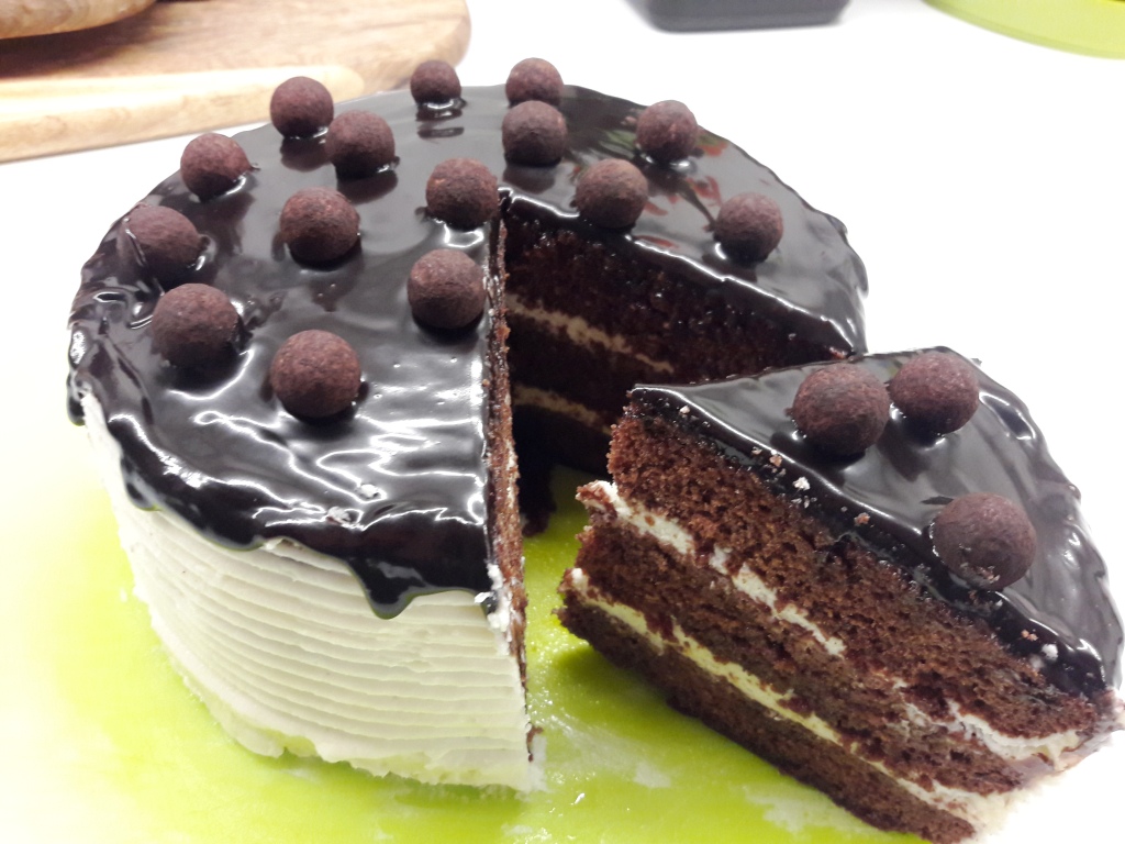 ШОКОЛАДНО - СЛИВОЧНЫЙ ТОРТ! СОБИРАЕМ И УКРАШАЕМ!