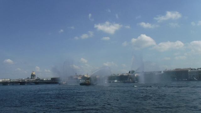 Продолжение танца буксиров "Вихревой", "Сестрорецк" и "Павловск"