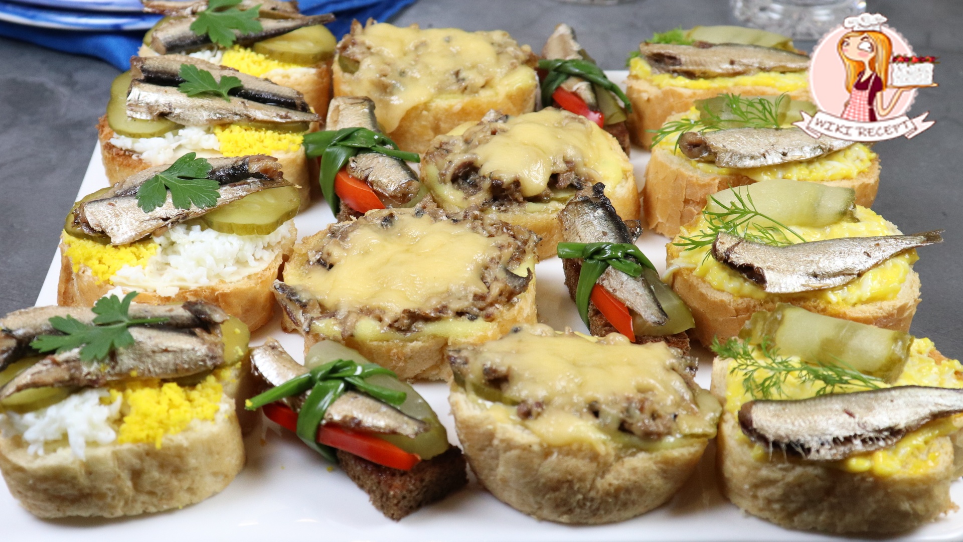 4 рецепта БУТЕРБРОДОВ со ШПРОТАМИ и СОЛЕНЫМ ОГУРЦОМ – «для разгона», «под штрафную», «на закусь»