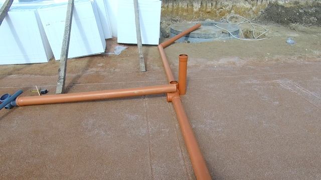 Монтаж канализации и укладка пенополистерола под УШП