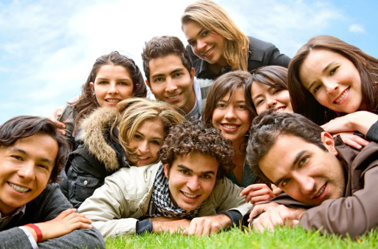 Людей неинтересных в мире нет… Стихи Евгения Евтушенко.