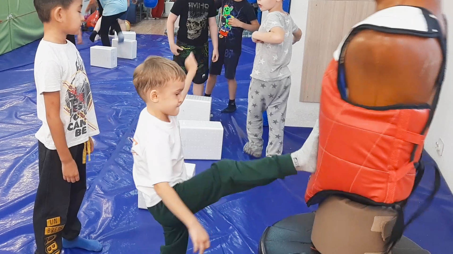 Тренировка по рукопашному бою младшей возрастной группы