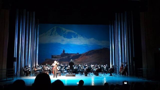 Фрагмент концерта скрипача-виртуоза Вардана Маркоса с симфоническим оркестром, Красноярск, 2016