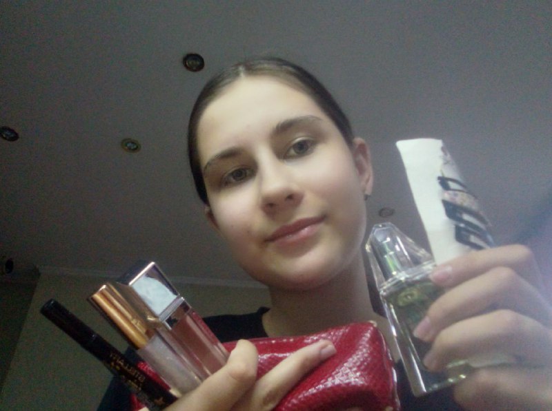 АСМР МАКИЯЖ ОТ СЕСТРЫ