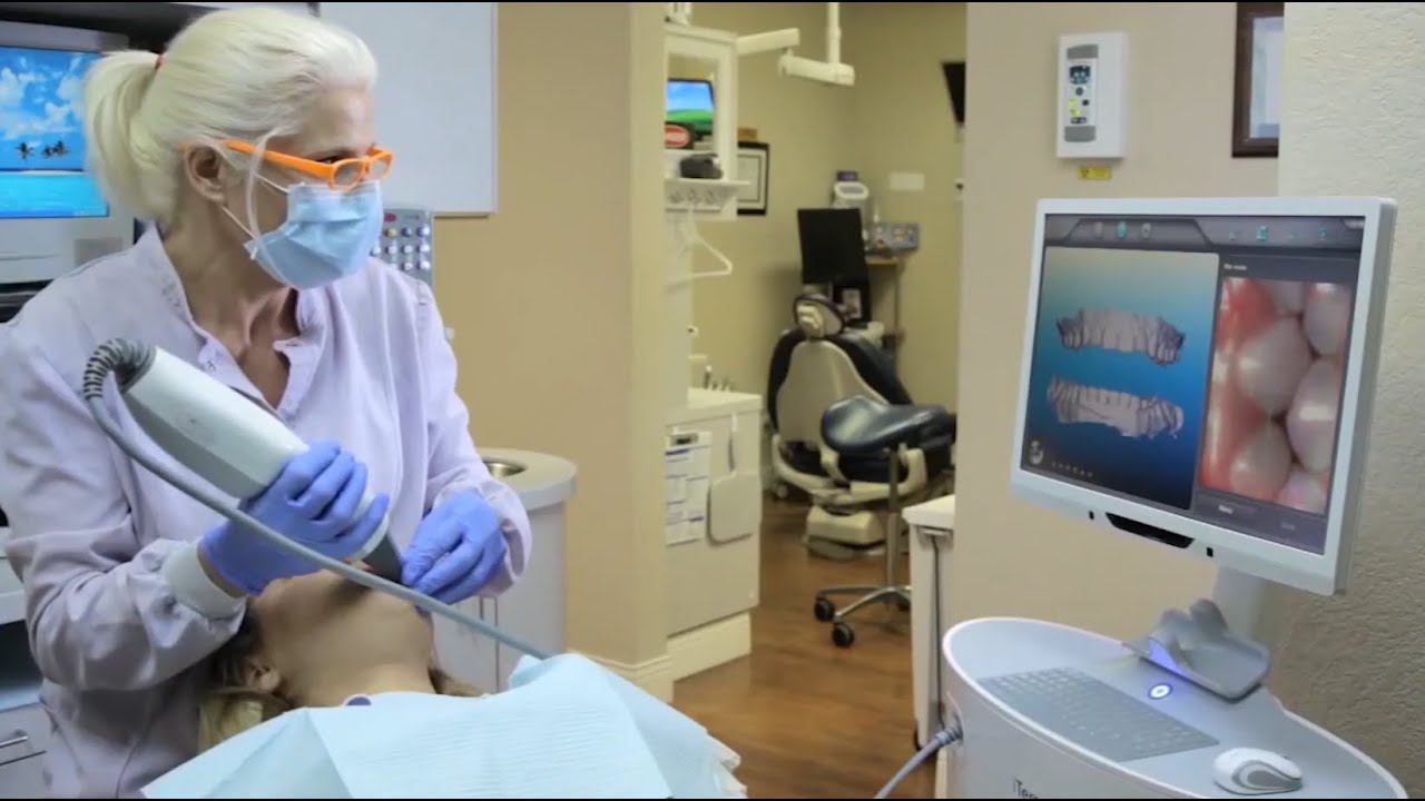 Выравнивание зубов элайнерами Invisalign®