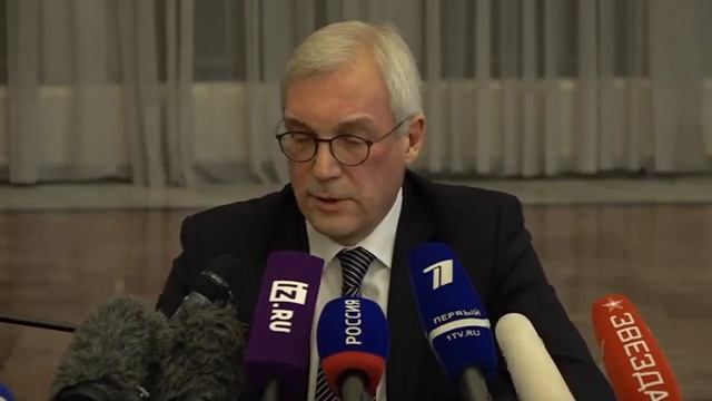 Это не Чугуевская филармония, - Здесь играем, здесь не играем, здесь селёдку заворачиваем, - Грушко