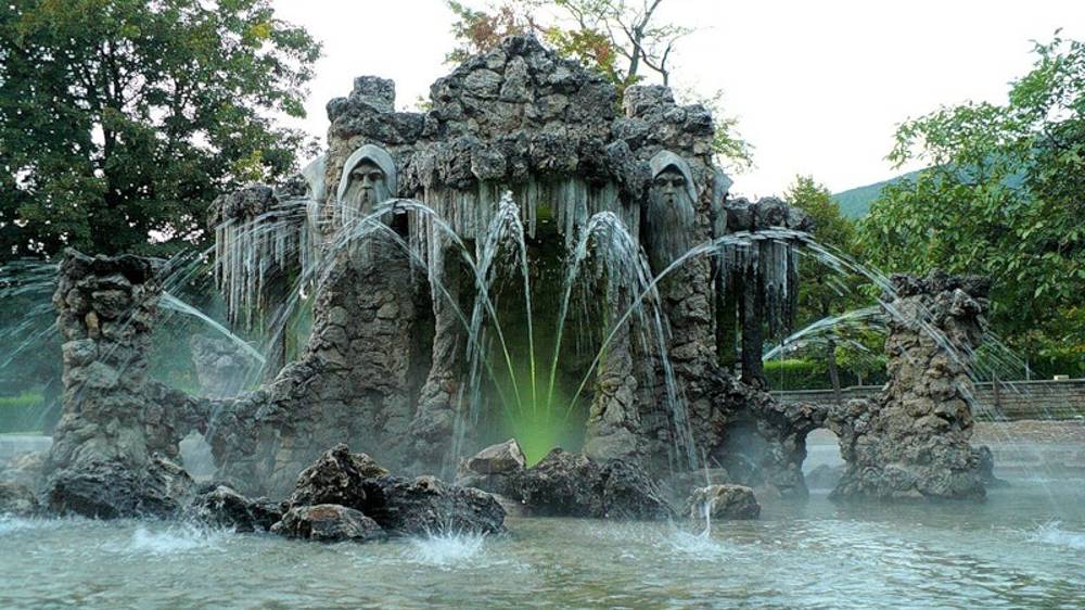 12 дневное путешествие по Кавказу, 7 часть,  Пятигорск, парки, фонтаны, дикие ванны, канатка.