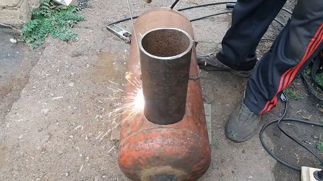 Печь в гараж с хорошим теплообменом из газового баллона.mp4