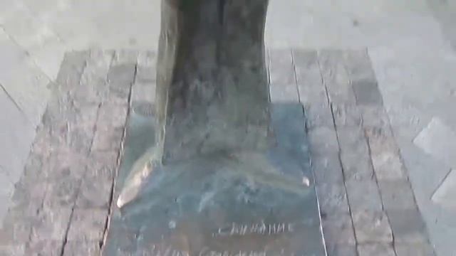 Памятник у "Баргузина" "Свидание"