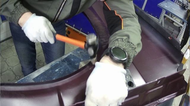 Рихтовка ручным инструментом. Вмятина на арке крыла