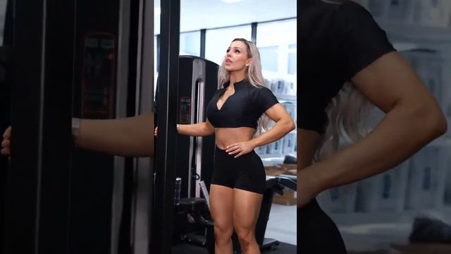 Сисси присед