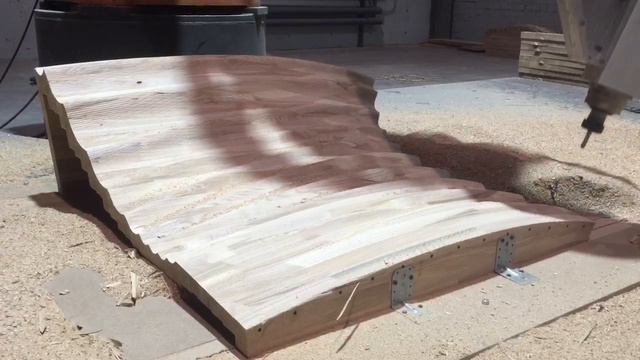 Робот KUKA. Работа фрезой по дереву 5.