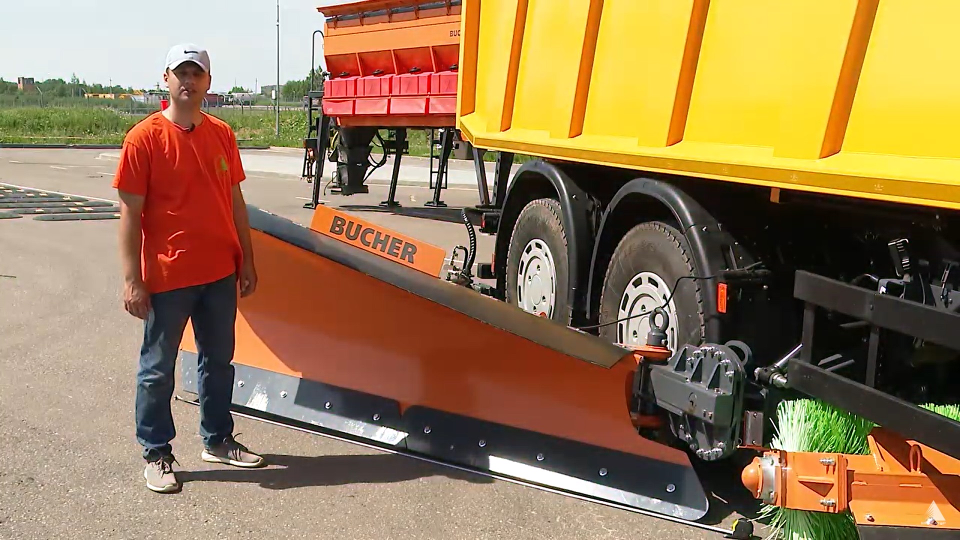 Боковой отвал АК: мал да удал!