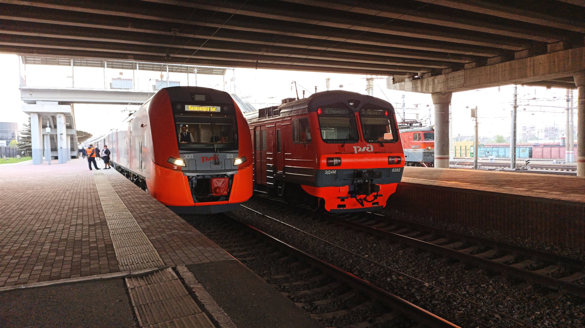 Утренняя поездка на электропоезде ЭС1П 019 "Ласточка" Челябинск - Троицк.