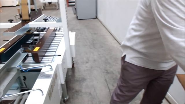 GF 056 + GT 65 - полуавтоматические формовщик  и заклейщик  с растяжимым конвейером-(1080p30).webm