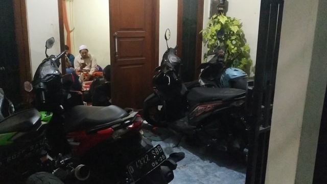 соседи поют, и пошёл дождь