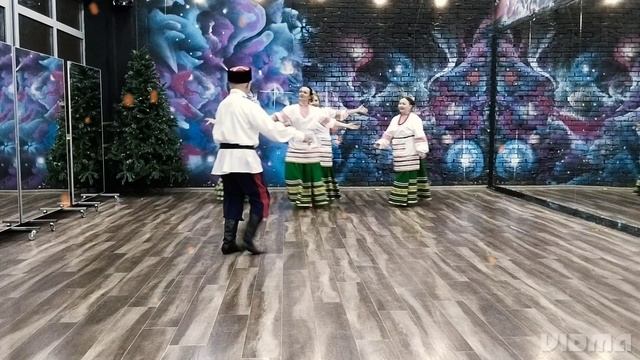 ансамбль "Золотые каблучки". "Узенький проулочек"