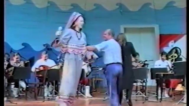 Архив НРО. Фестиваль "Золотая рыбка". Телепередача  об оркестре "Метелица" г.Санкт-Петербурга, 1997.