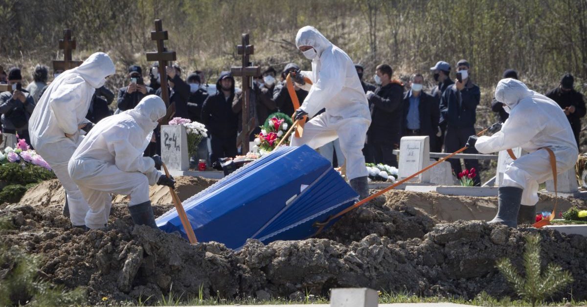 " СТРАШНАЯ ИСТОРИЯ ПРО КЛАПДБИЩЕ И ПОКОЙНИКА "