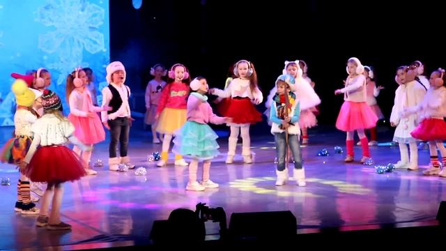 Детская песня "Как упали снежки"