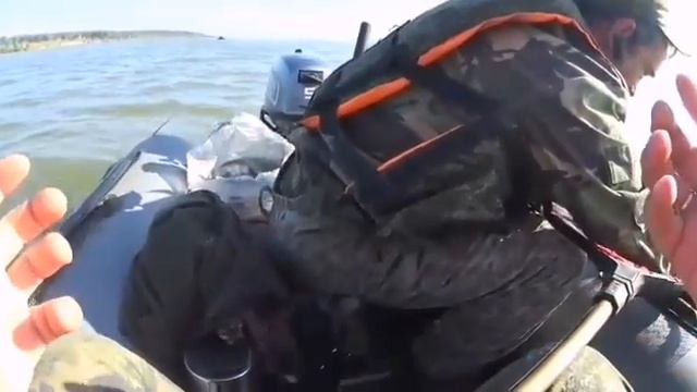 Первый судак напарника