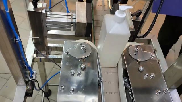 Автоматический укупор закручивает любую крышку универсал среди укупоров практикм