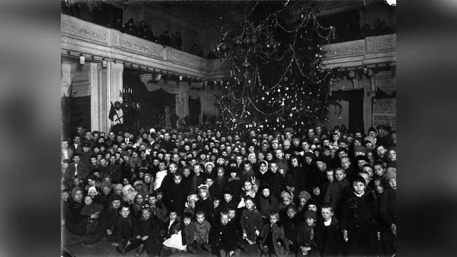 История новогодней ёлочки. Две эпохи