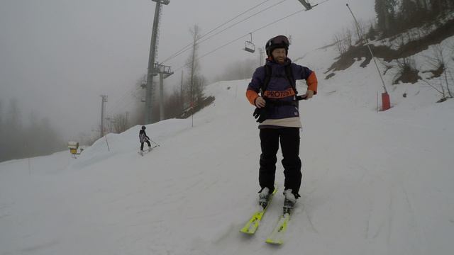 2024-03-07. Сочи. Красная поляна. Красная поляна (синяя). Встретил знакомого.