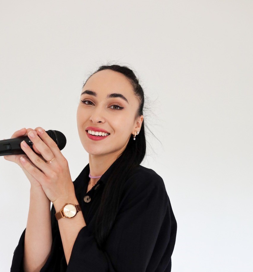 Не могли не исполнить эту красивейшую песню, которая завоевала миллионы сердец слушателей❤️