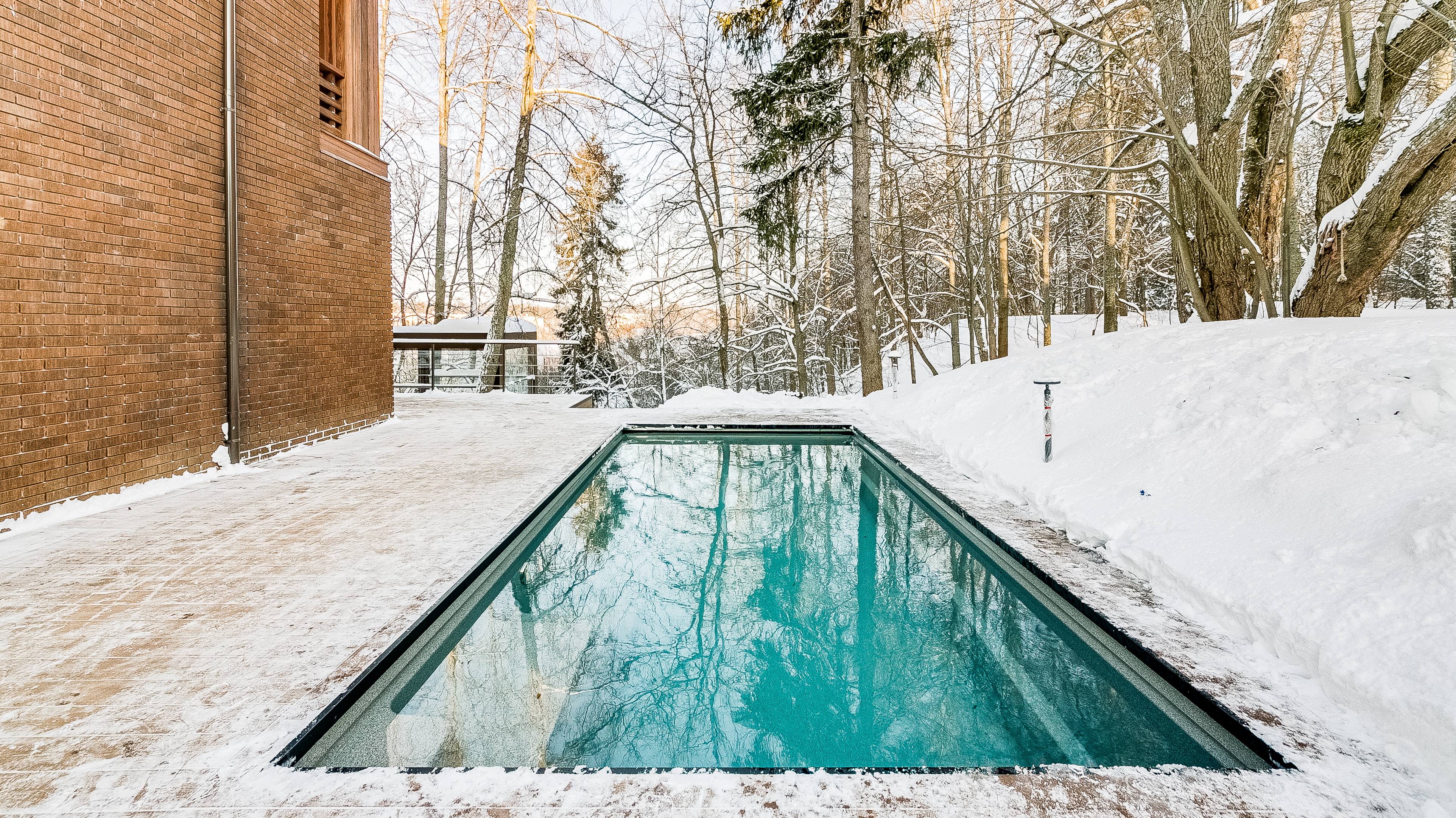 Композитный бассейн, размер  7,5 м х 3,6 м.