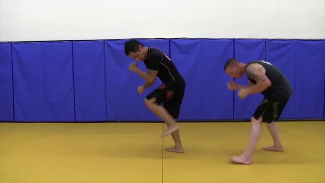 Академия Муай Боран. Удар ногой с разворота, ч.1