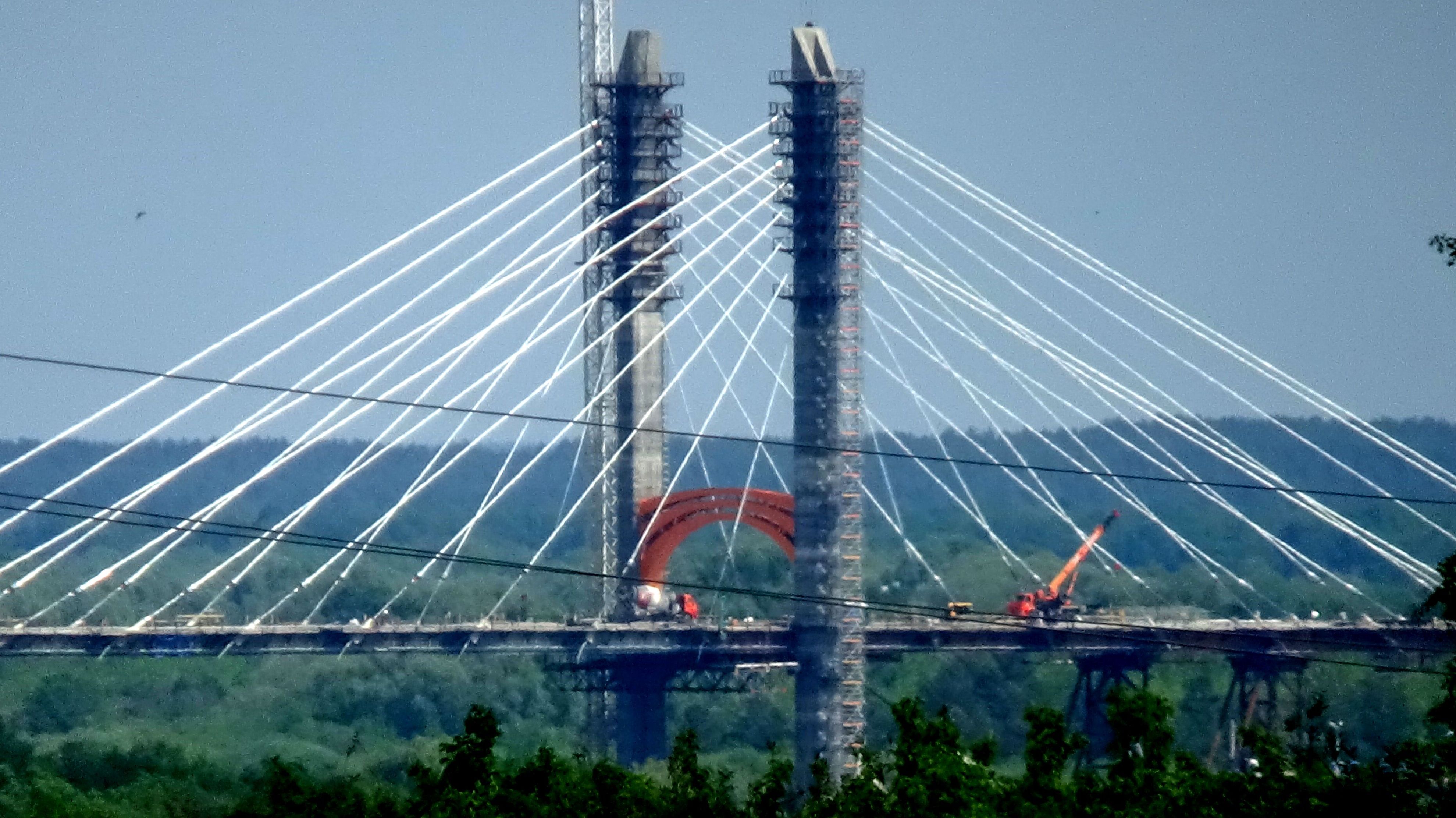 Строительство моста трассы М-12 через реку Ока около города Муром