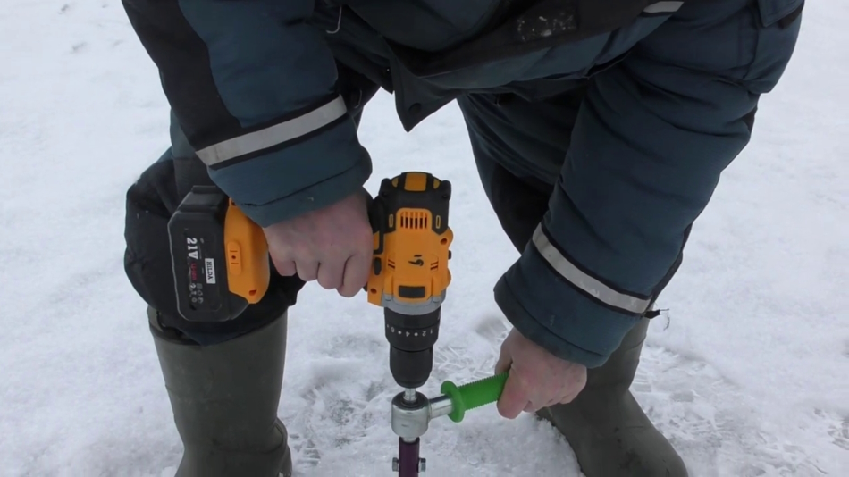 Бюджетный аккумуляторный ледовый колоорот!