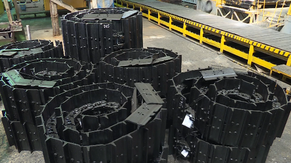 Как выглядит производство наших гусениц? Загляните в «закулисье» завода ЧАЗ