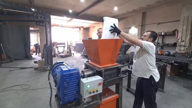 Шредер для твёрдой присадки масла, Шредер ИШМ-220-400.