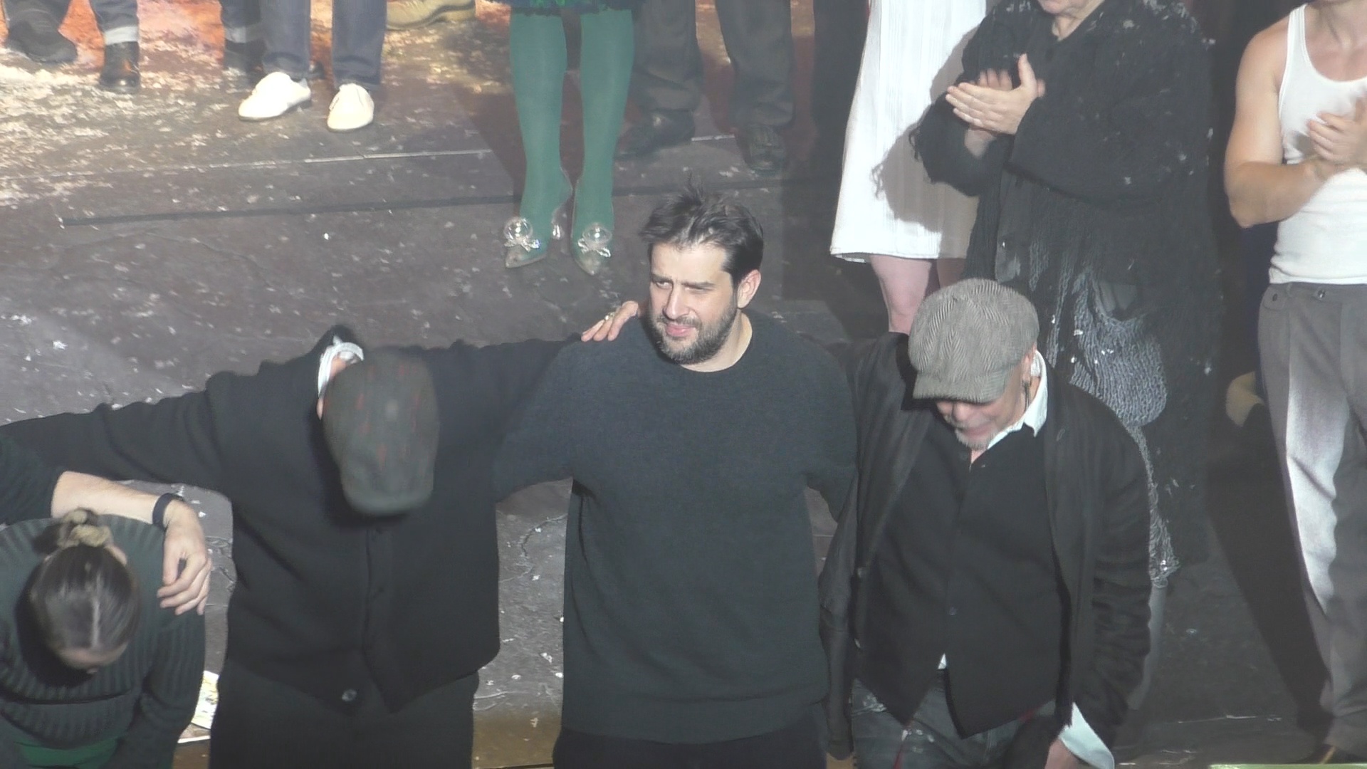 Поклоны - премьера спектакля "Сашашишин" в театре "Современник" 29.11.2023