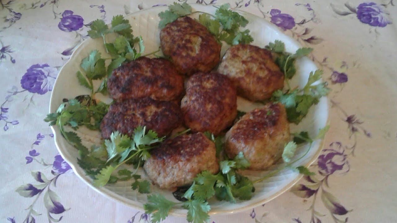 Сочные котлеты с кабачком и овсяными хлопьями.