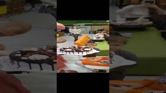 Куколка Блеск выносит тортик