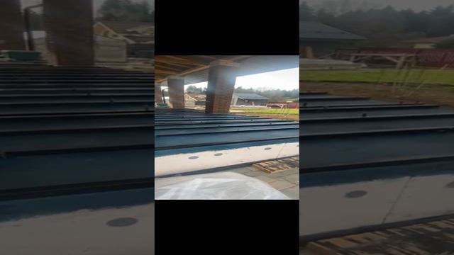 Выставление металлических лаг под укладку террасной доски