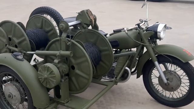 Кто на службе в дождь и грязь.Наша доблесная связь