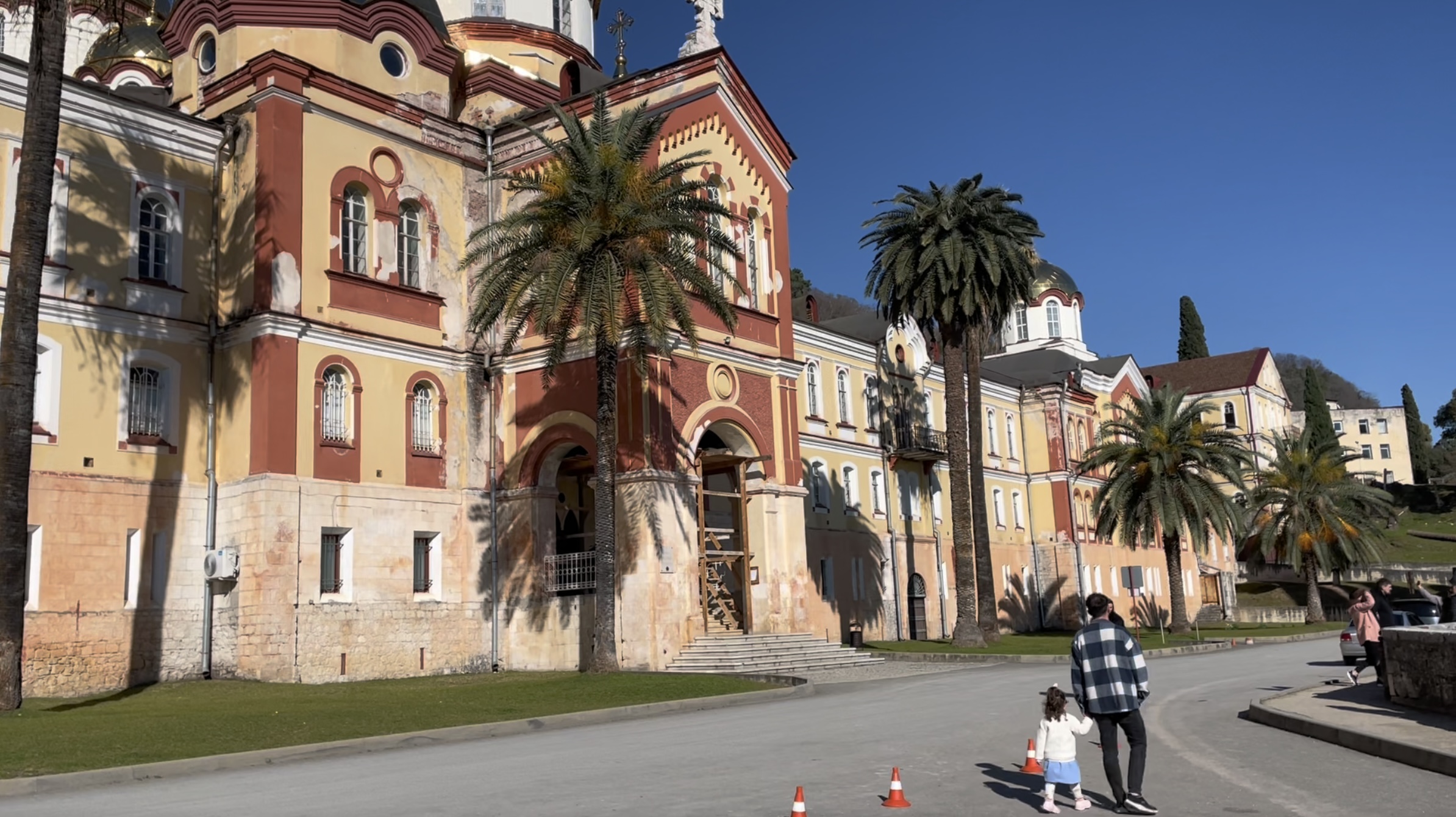 Абхазия Ч.3 Дача Сталина и Новоафонский мужской Монастырь