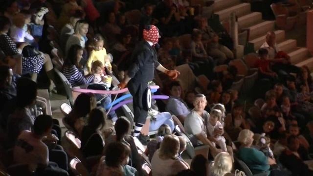 Съезд на лыжах по ступенькам цирка 04.09.16.