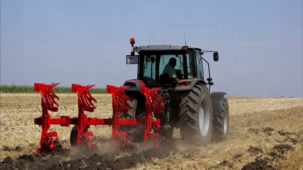 Работа оборотного плуга ВАРЯГ ПЛО 3+1/50 производства БДТ-АГРО с трактором Massey Ferguson 6713